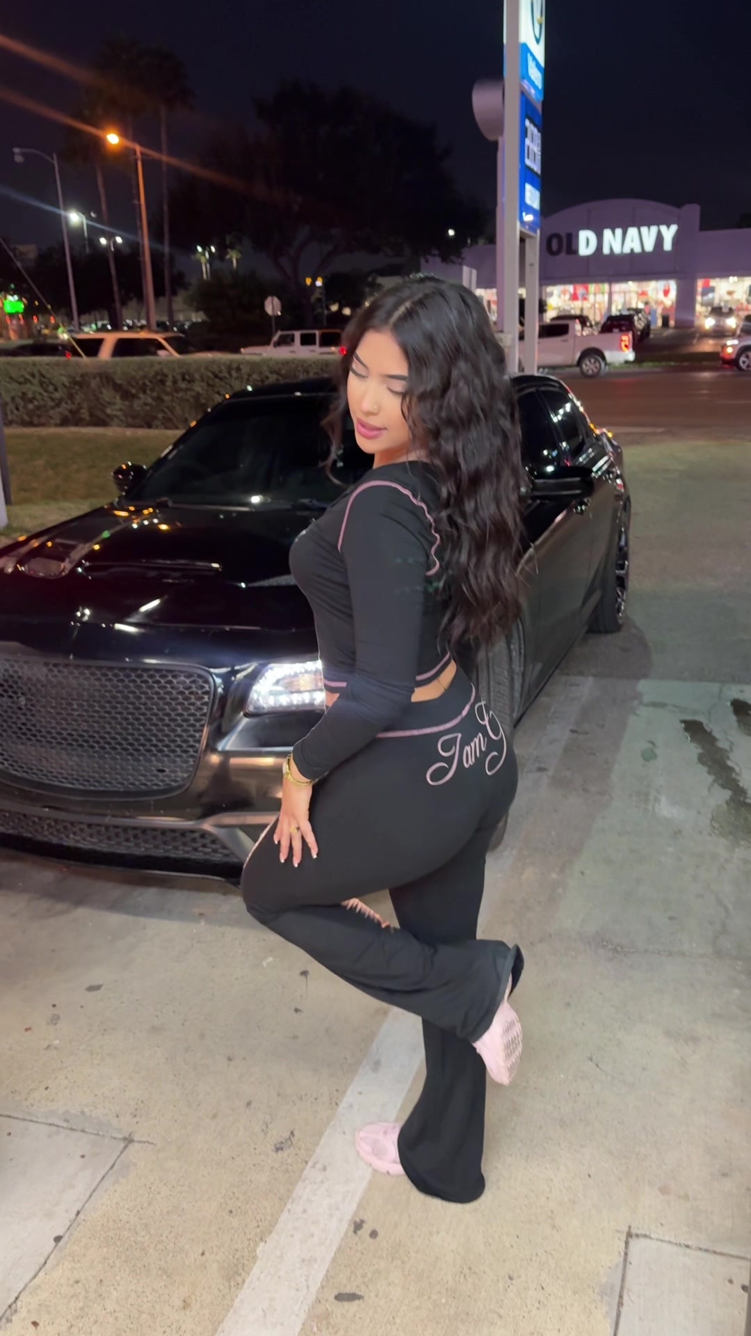 Anahi (@weluvanahi) - Urlebird