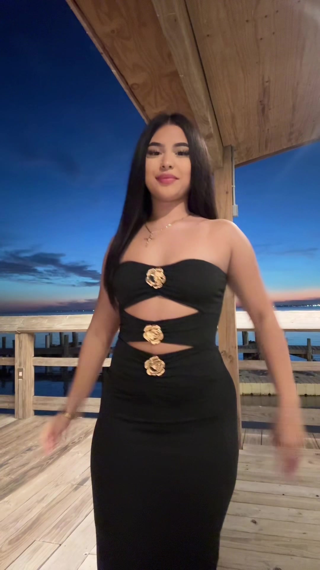 Anahi (@weluvanahi) - Urlebird