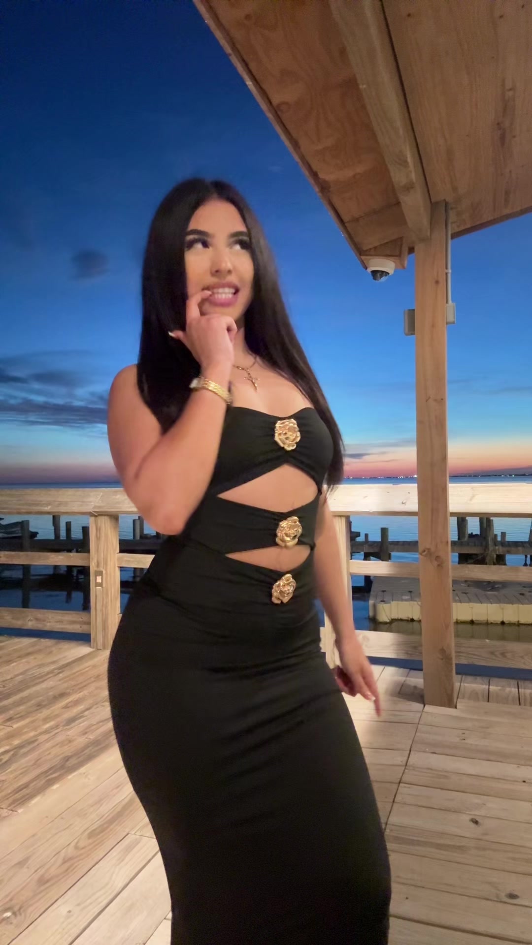 Anahi (@weluvanahi) - Urlebird