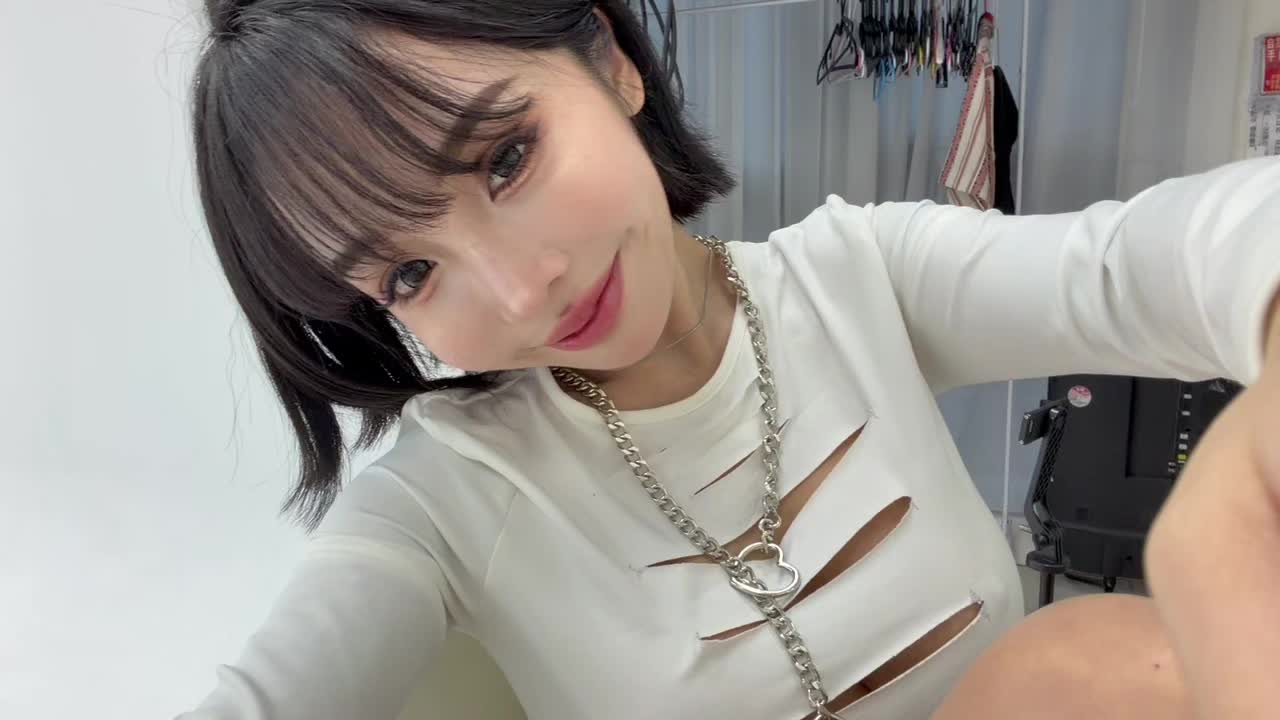 Sakura 🖤 (@djsakura) - Urlebird