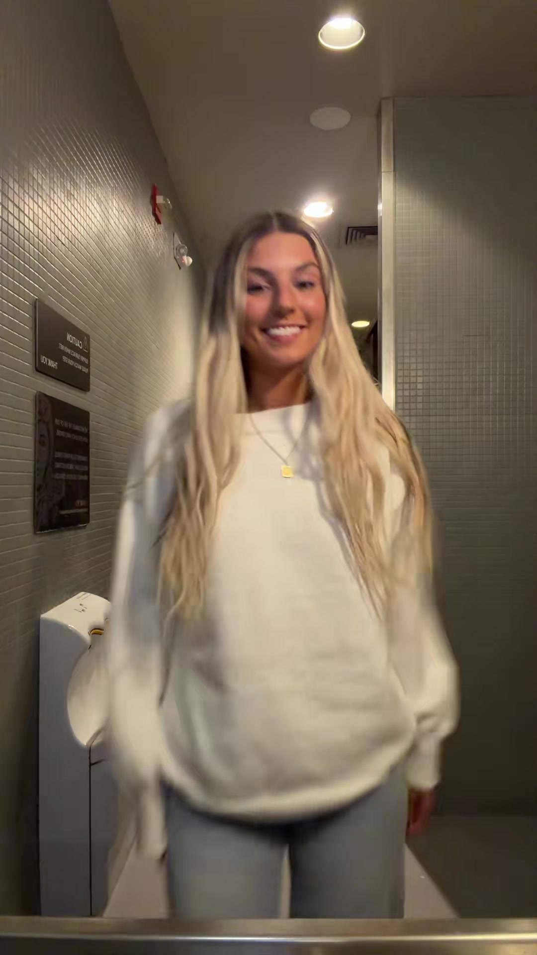 amber griz (@imambiebambi) - Urlebird