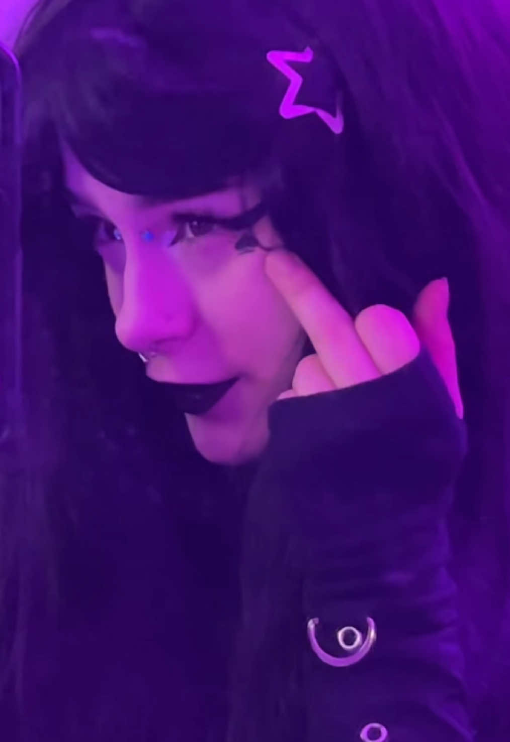 fae (@faebearx) - Urlebird