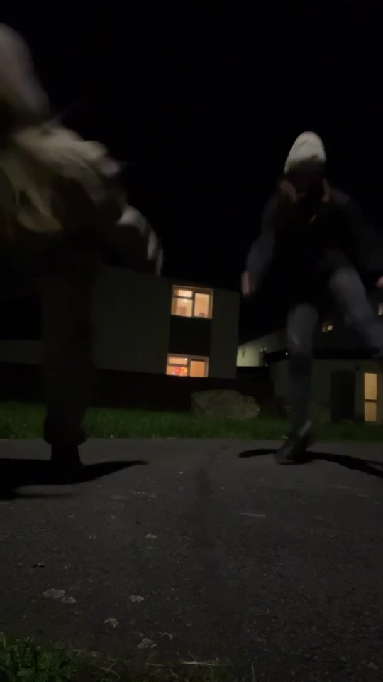 x.sister_shuffle.x (@x.sister_shuffle.x) - Urlebird