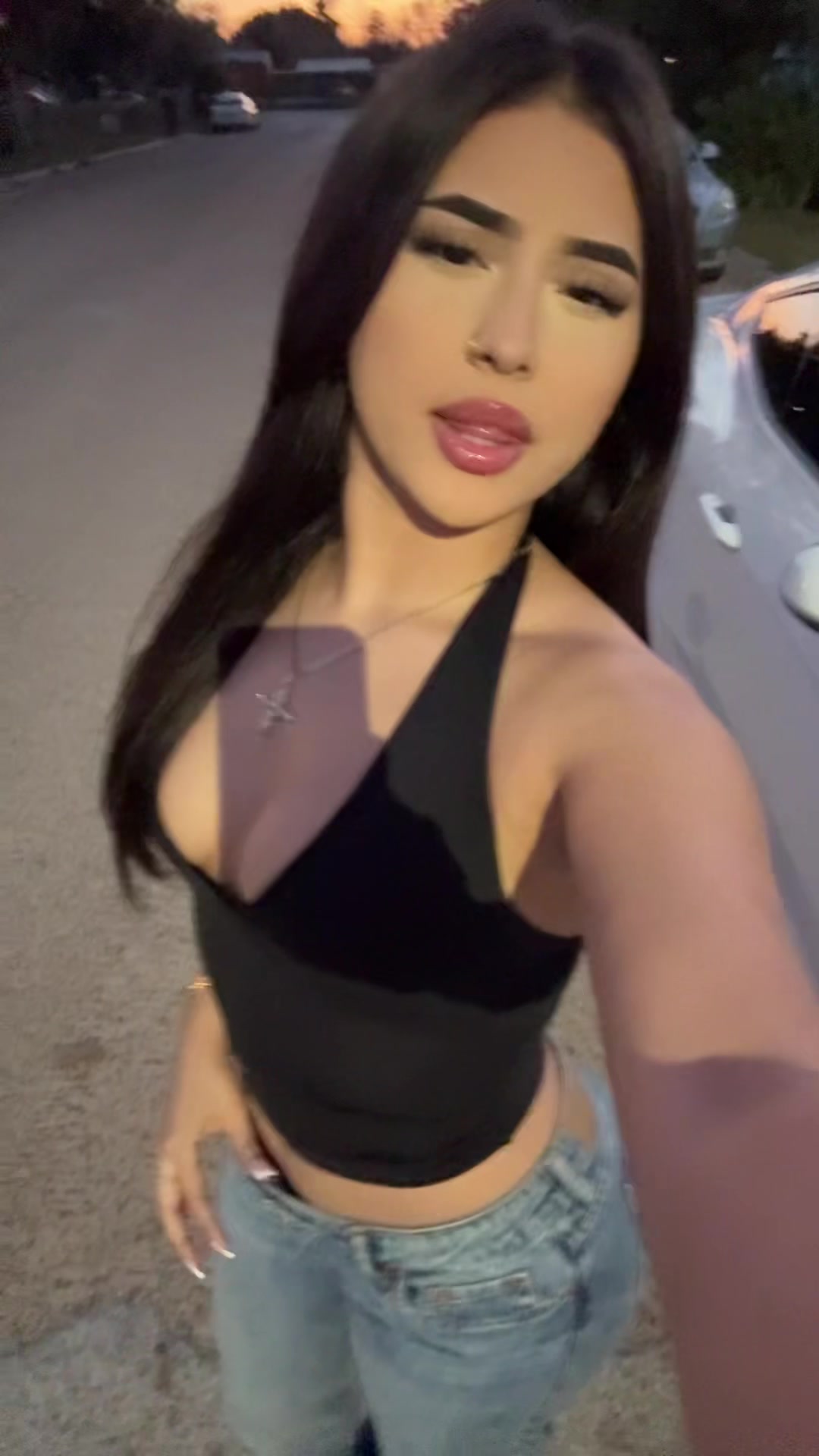 Anahi (@weluvanahi) - Urlebird