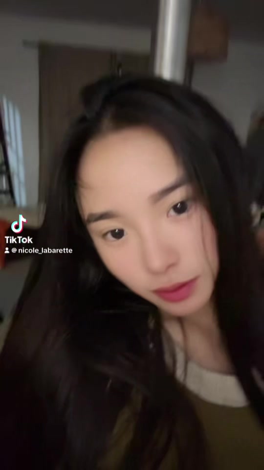 nicolelabarette (@nicole_labarette) - Urlebird