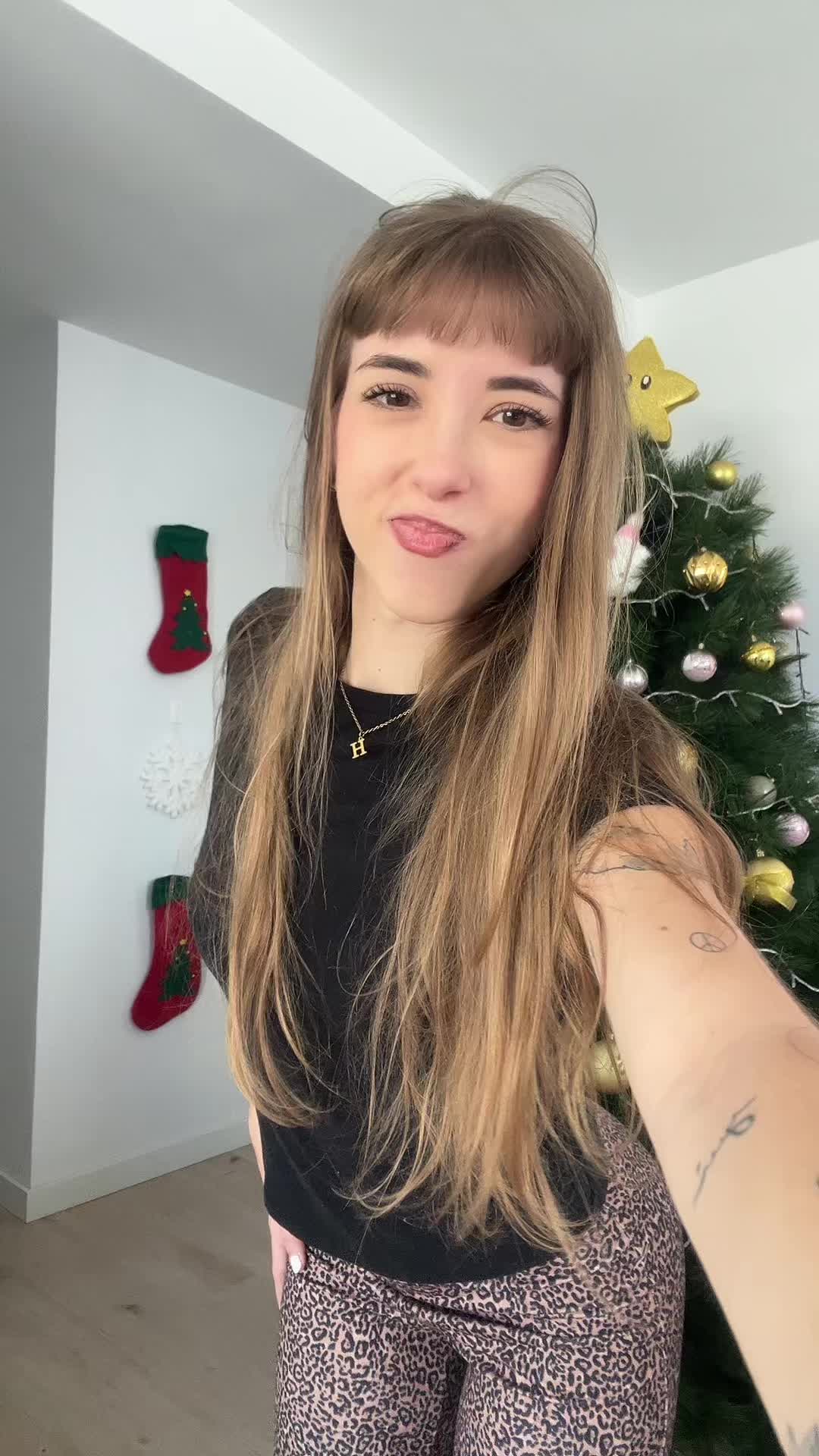 Pau 💘 (@pau.peach) - Urlebird