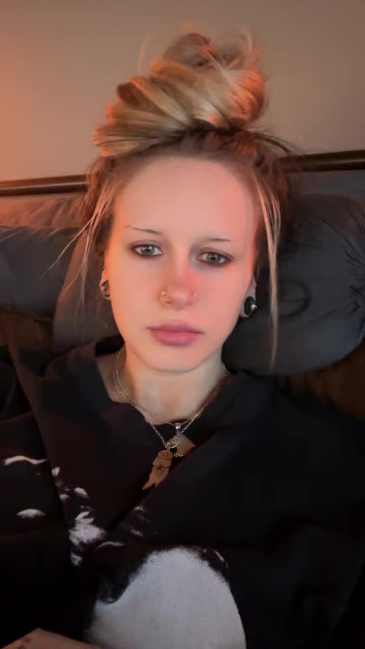 Alexis XJ (@alexis.xxxj) - Urlebird