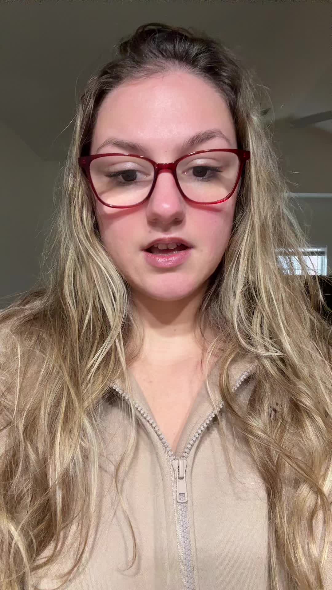 Erica Harvey (@alittlebitoferica_xo) - Urlebird