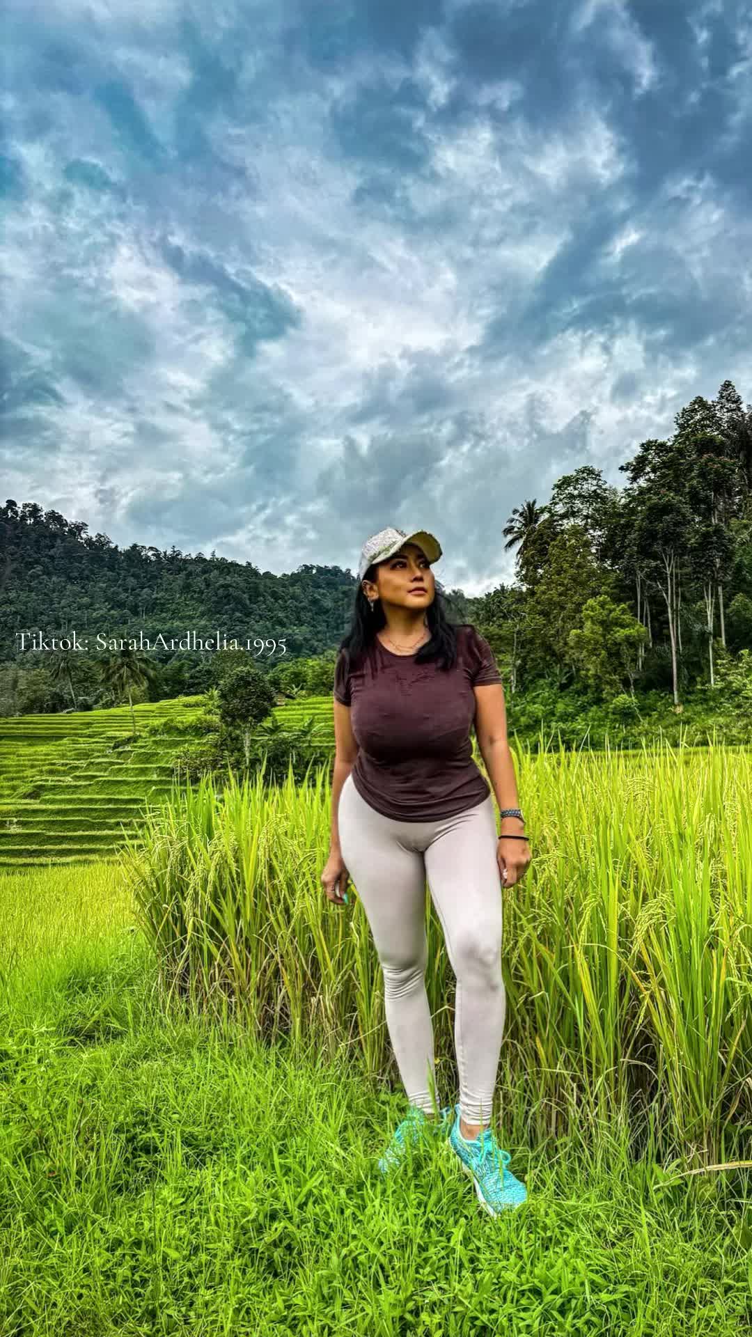 Sarah Ardhelia 1995 (@sarahardhelia.1995) - Urlebird