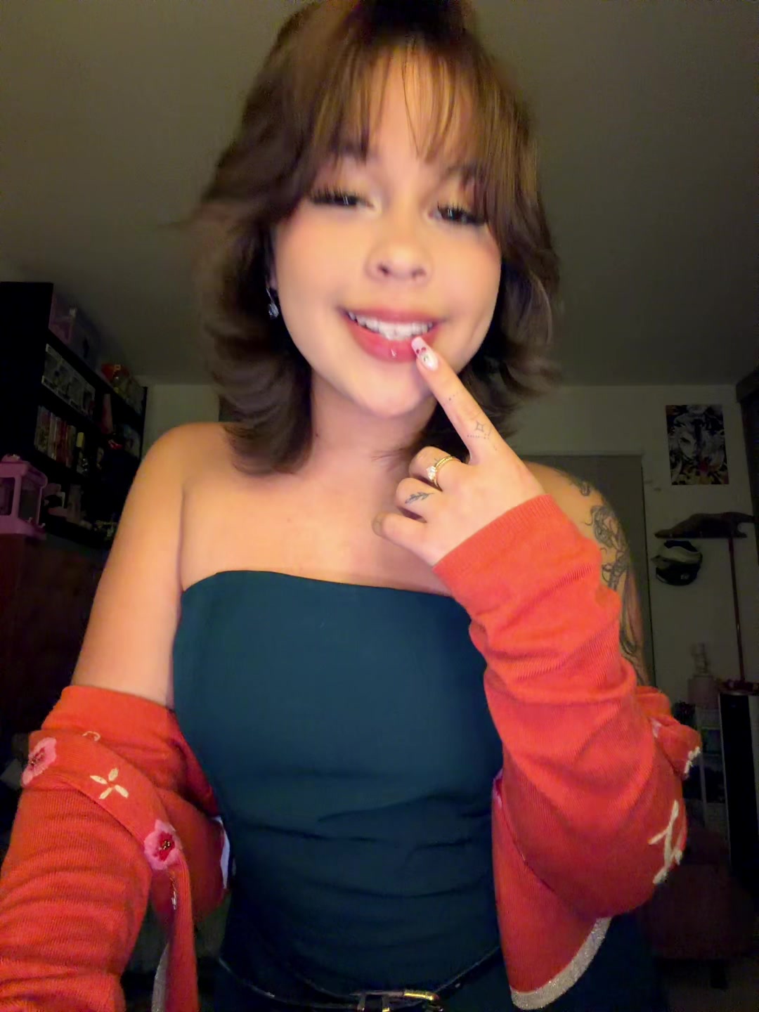 Shaden D. Ferraro (@shadend.ferraro) - Urlebird