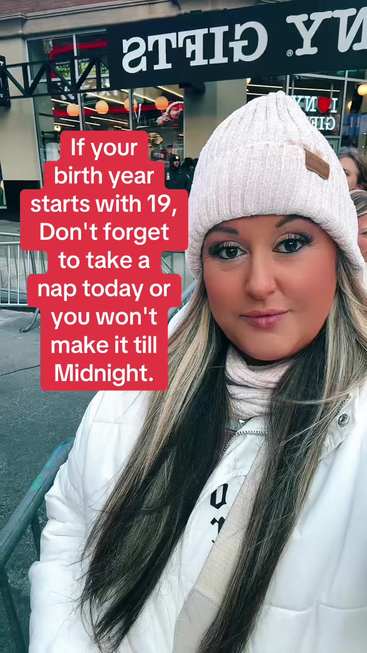 MINDI NICOLE (@mindinicole26) - Urlebird