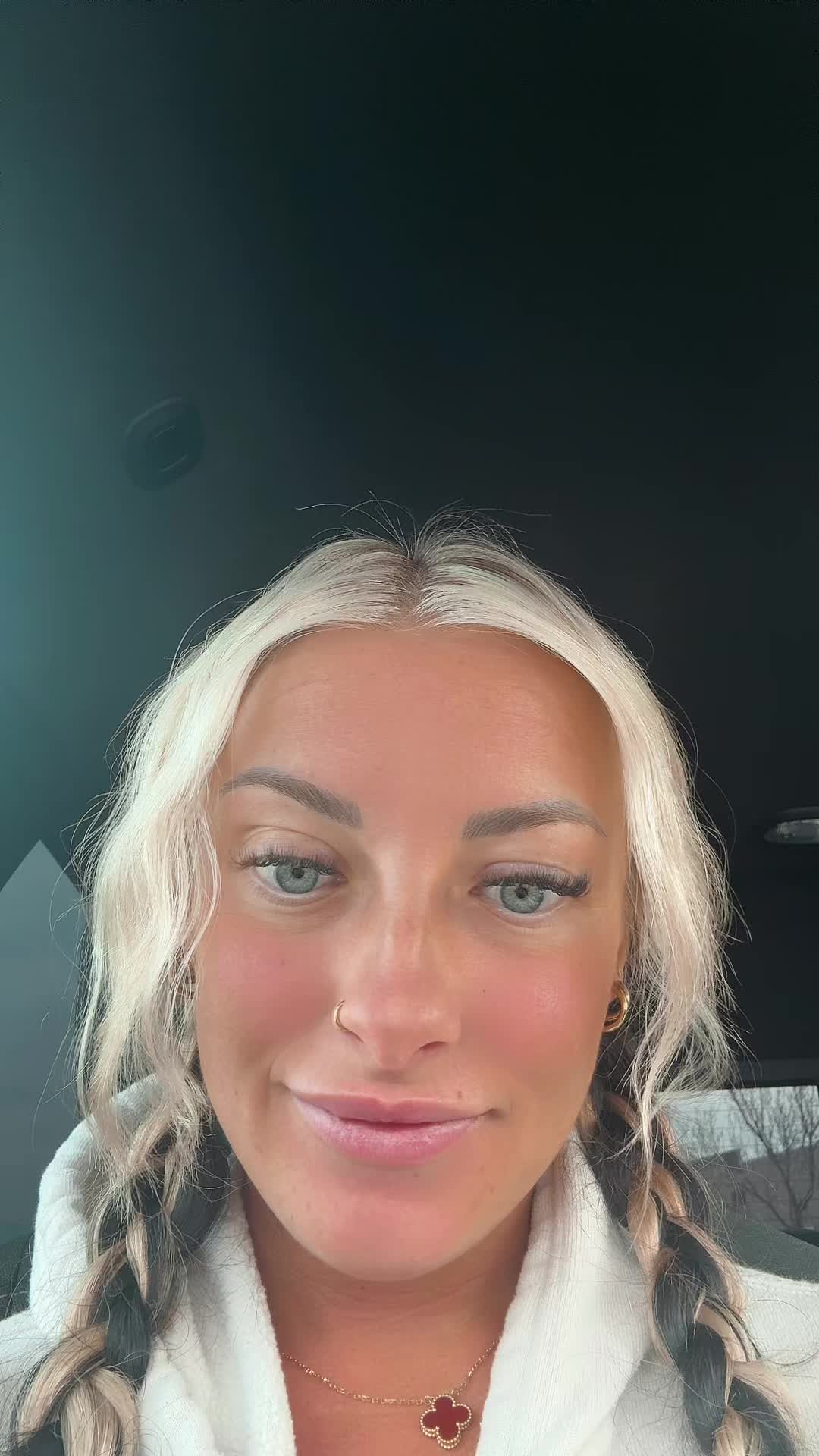 zonamaeee (@zonamaeee) - Urlebird