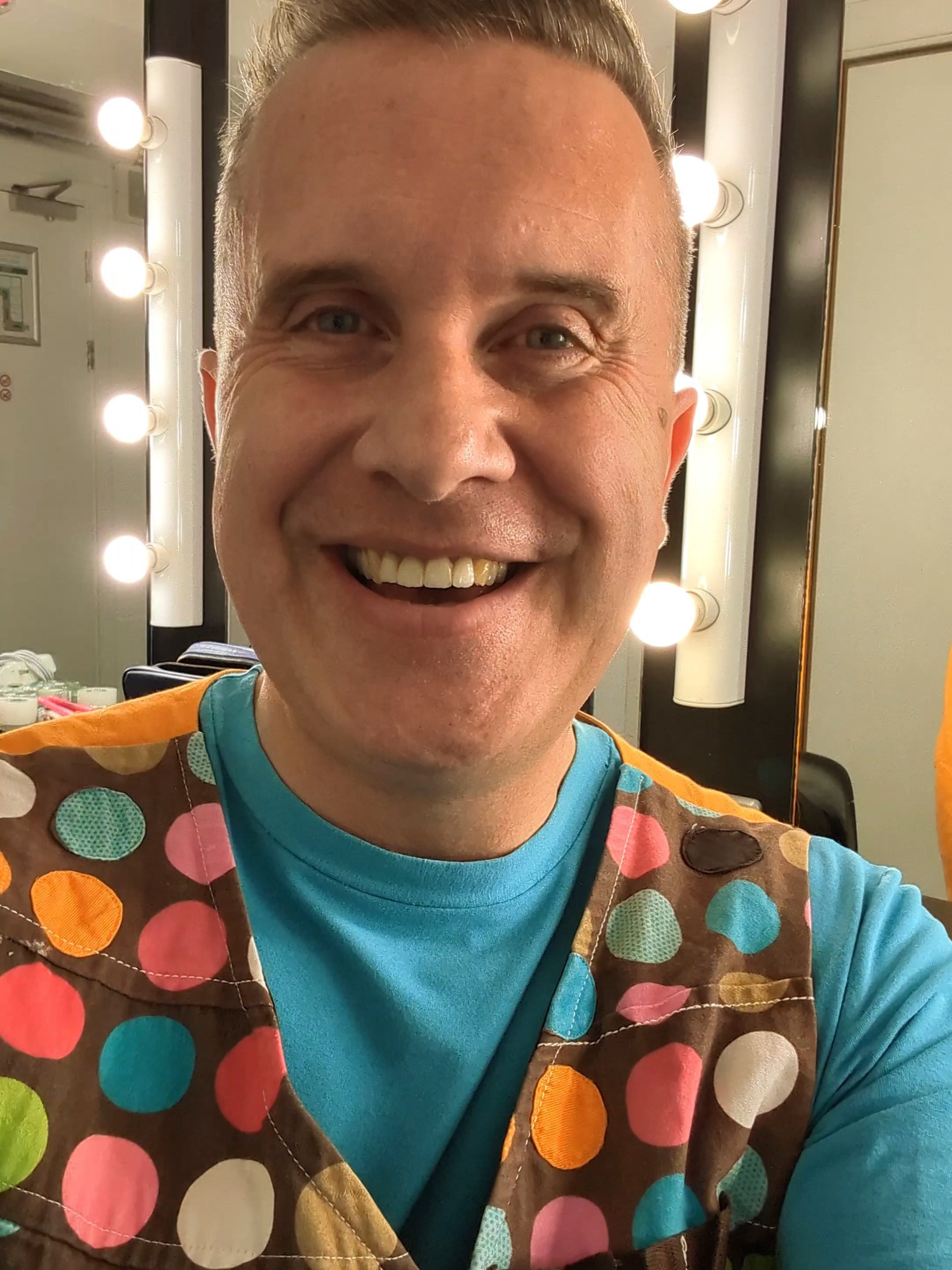 Mister Maker (@mistermakerofficial) - Urlebird