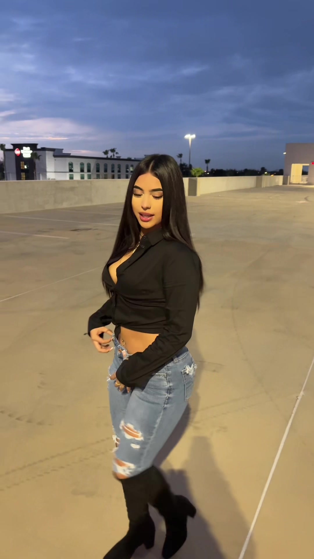 Anahi (@weluvanahi) - Urlebird