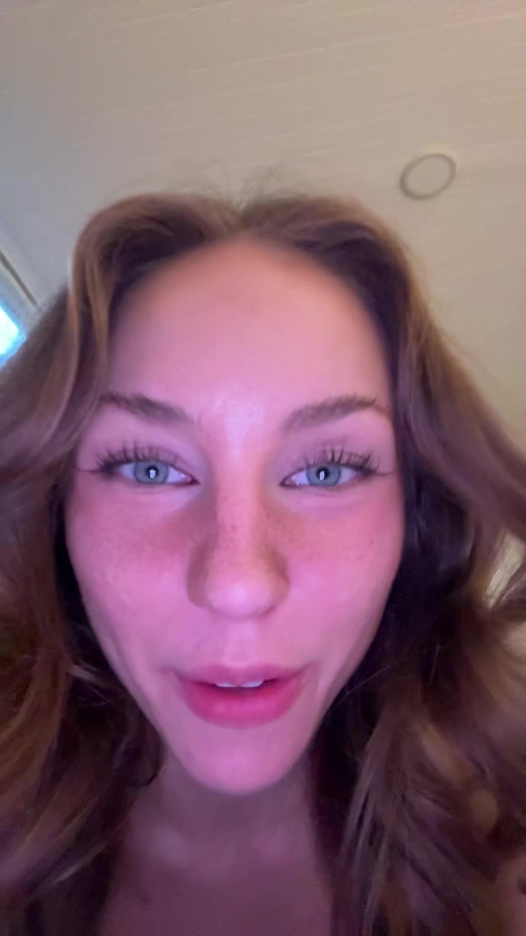 Anya Lacey (@its.anya.lacey) - Urlebird