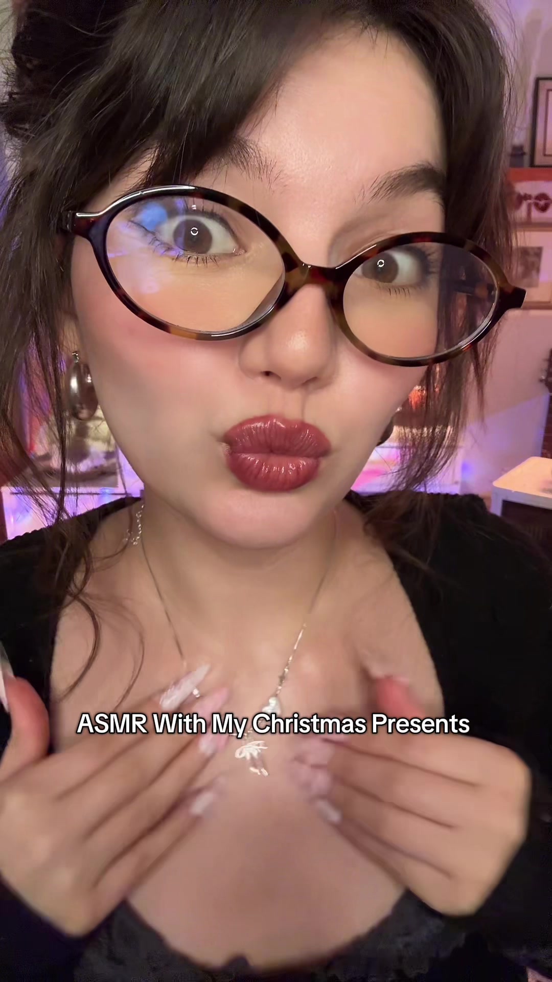 Jules ASMR (@julesasmr8) - Urlebird