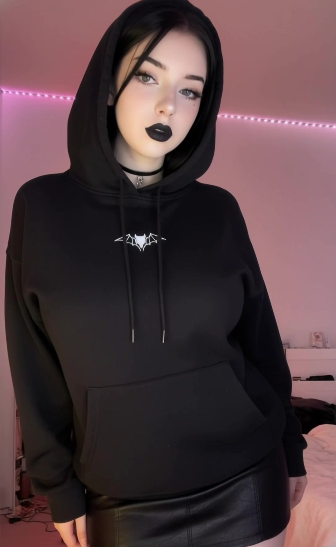 Eris Faye (@eris.faye5) - Urlebird