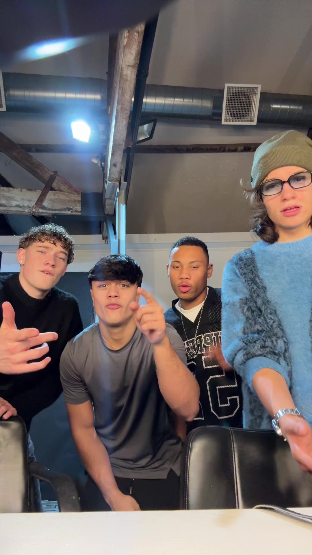 dannydecember10 (@dannydecember10official) - Urlebird