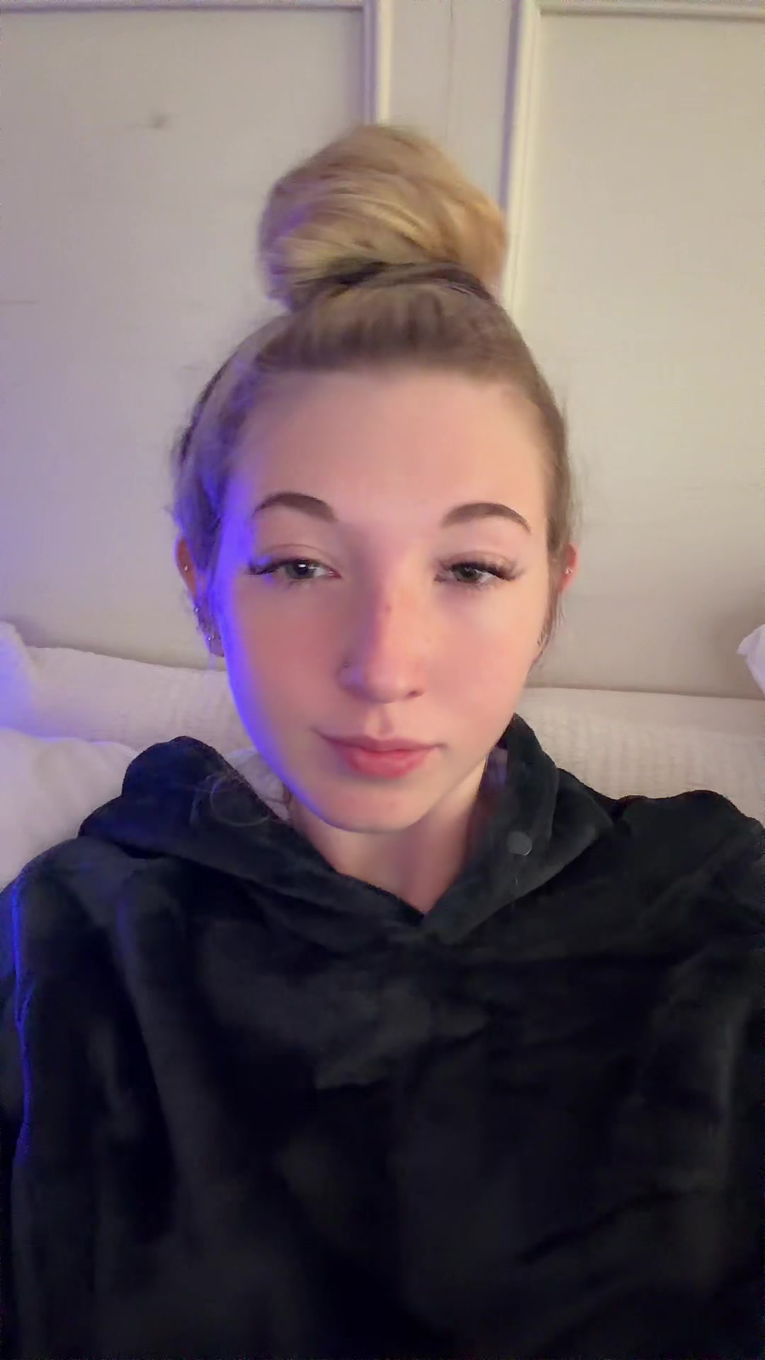 Hailey (@its_thatonetallgirl) - Urlebird
