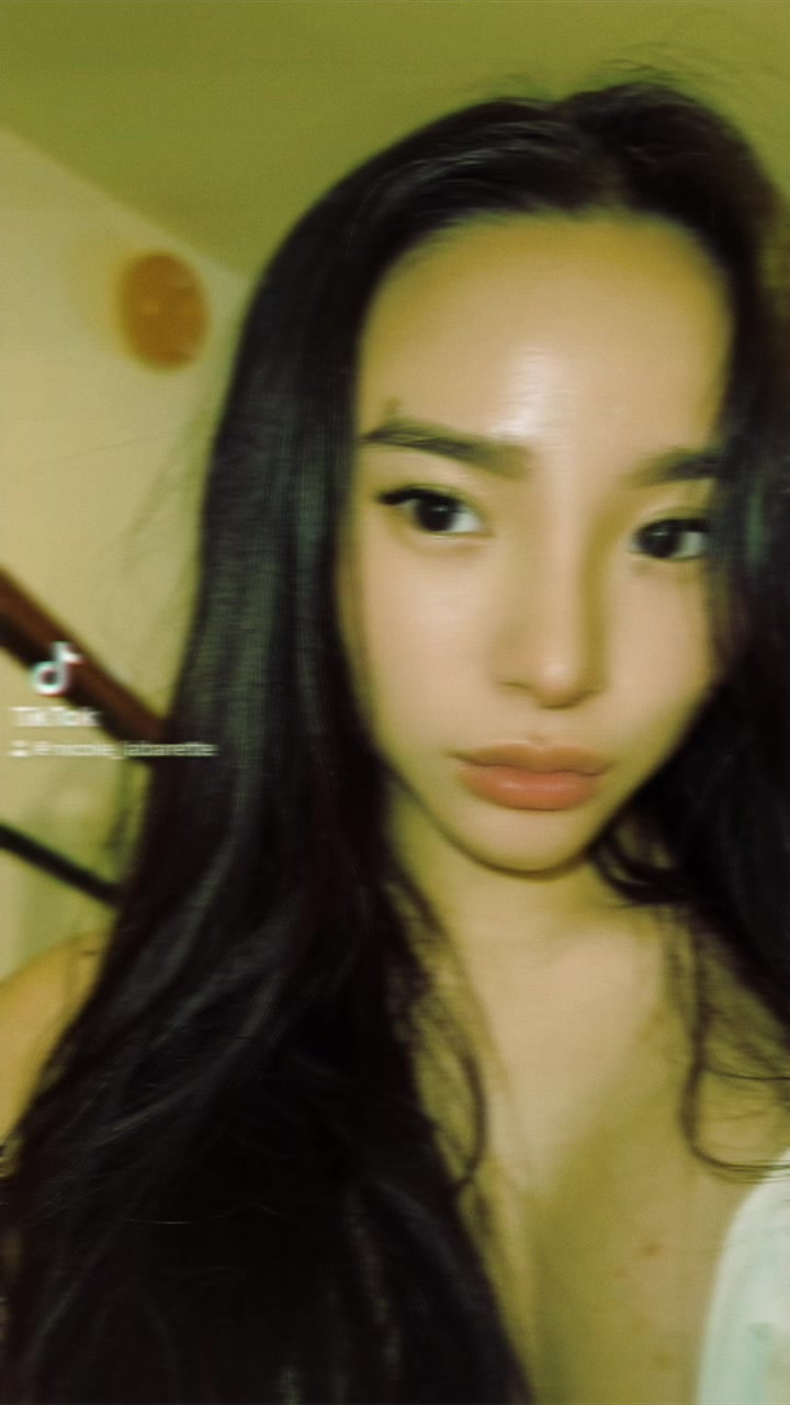 nicolelabarette (@nicole_labarette) - Urlebird