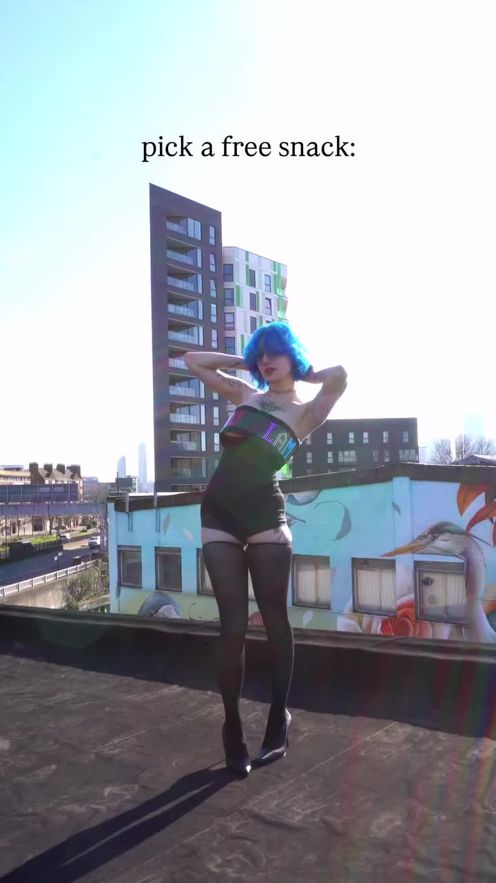 lyra (@lyracrow0) - Urlebird