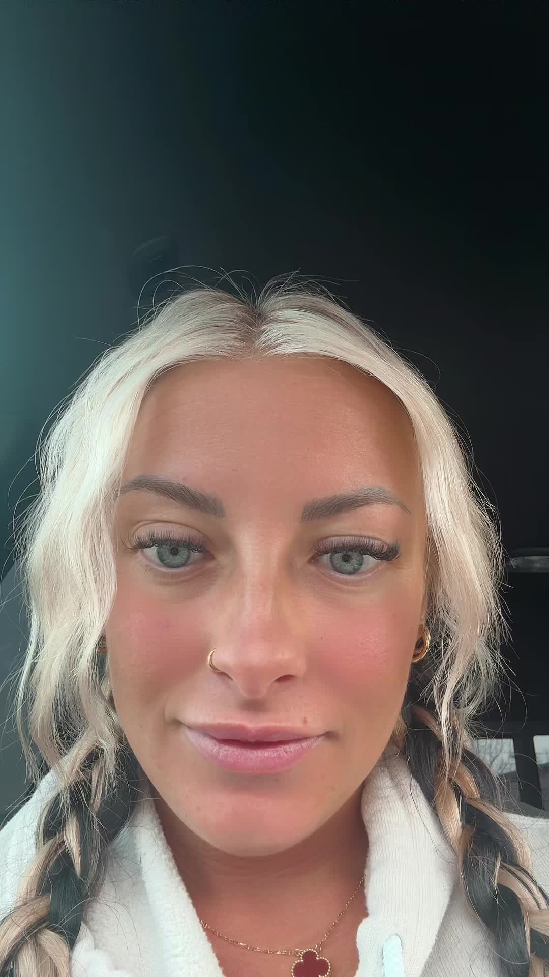 zonamaeee (@zonamaeee) - Urlebird