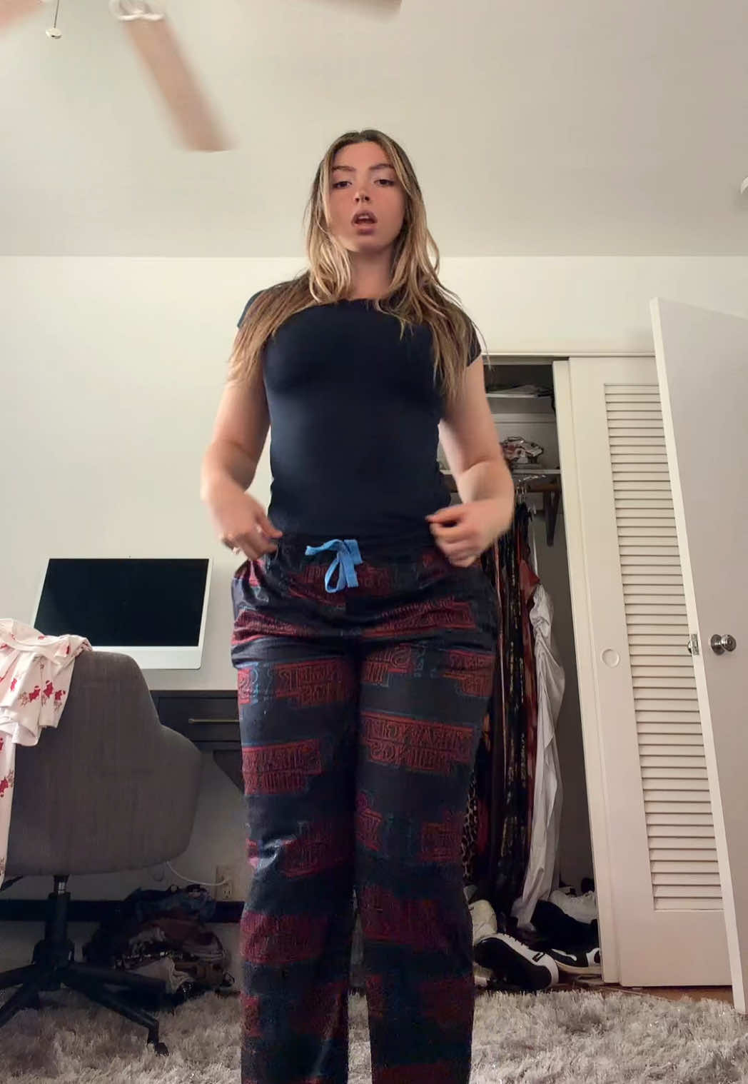 Carley (@carleycakeee) - Urlebird