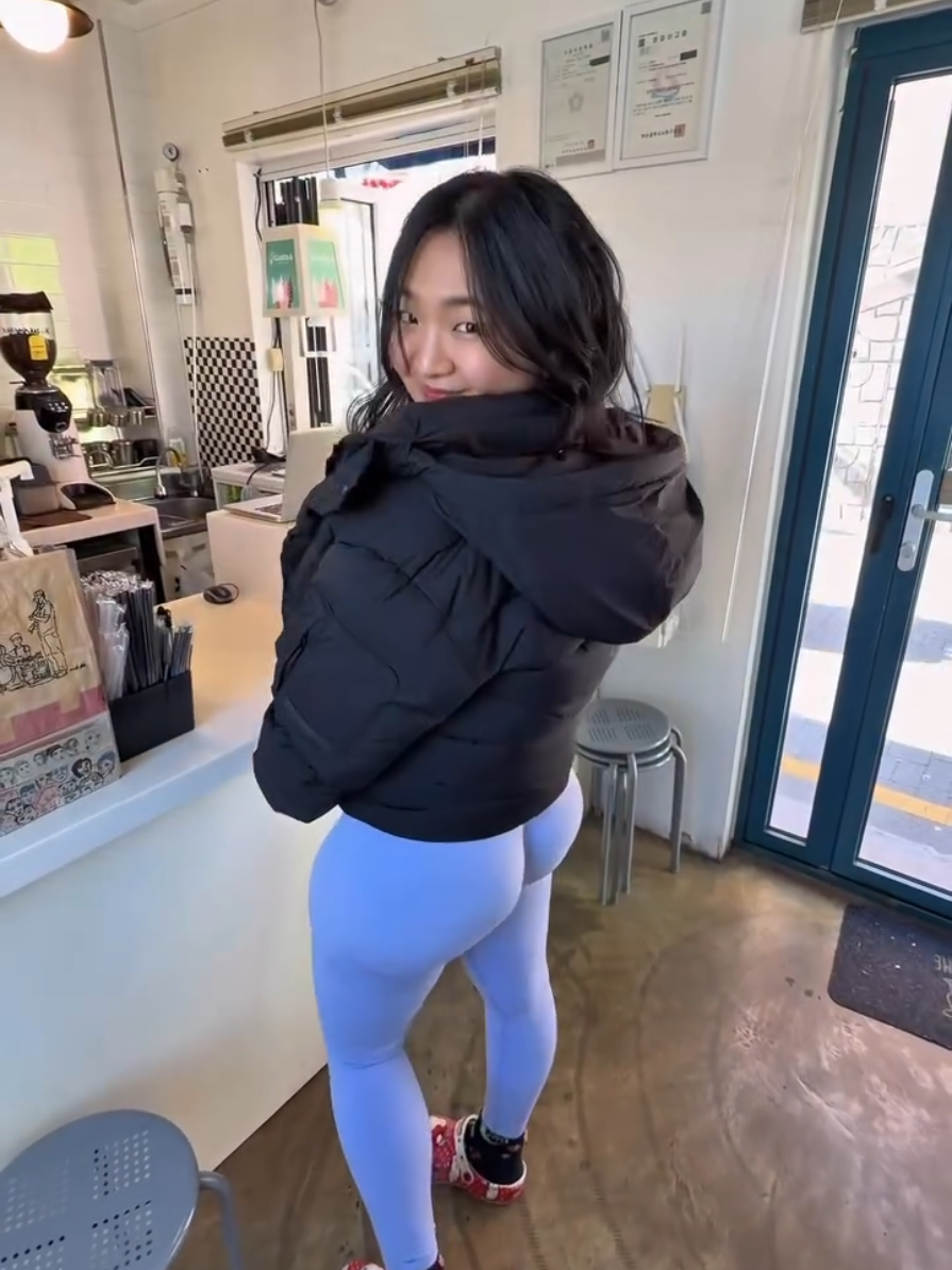 Aroomi Kim 🇰🇷 (@aroomikimmm) - Urlebird