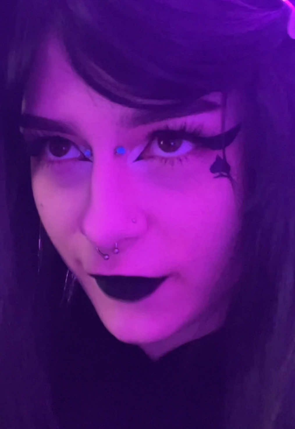 fae (@faebearx) - Urlebird
