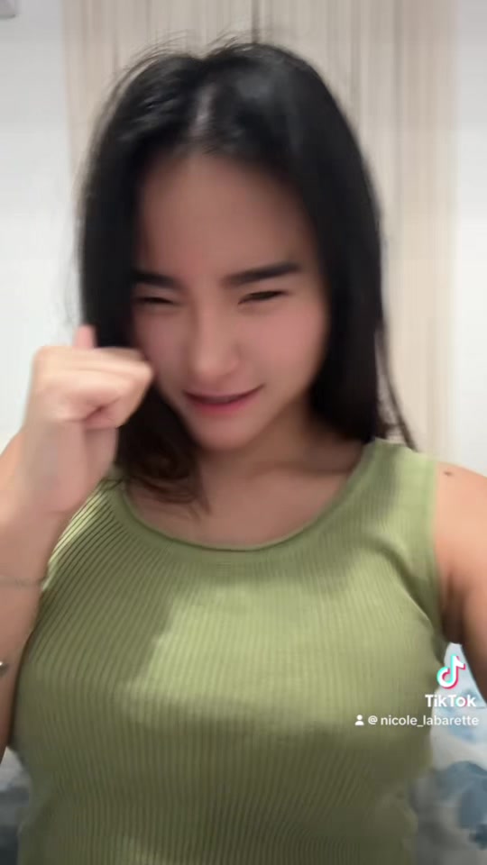 nicolelabarette (@nicole_labarette) - Urlebird