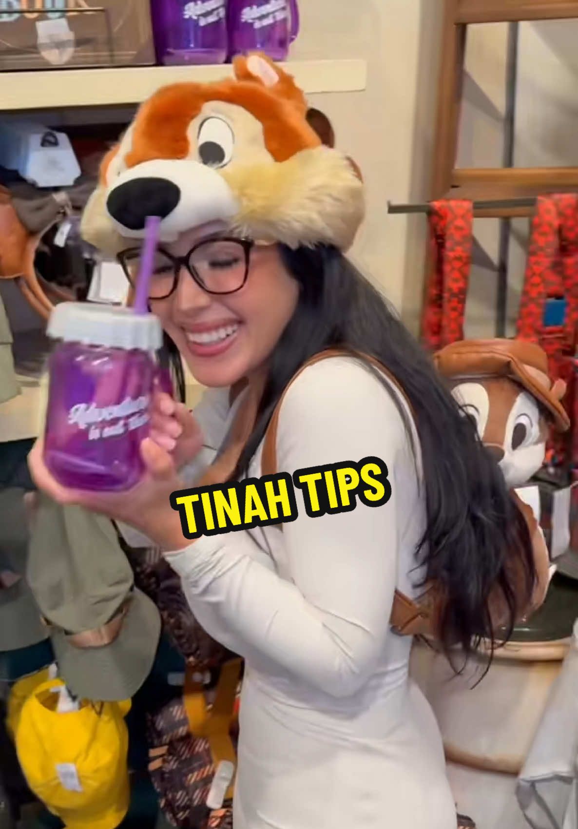 Tina the Xplorer (@tinaexplorez) - Urlebird
