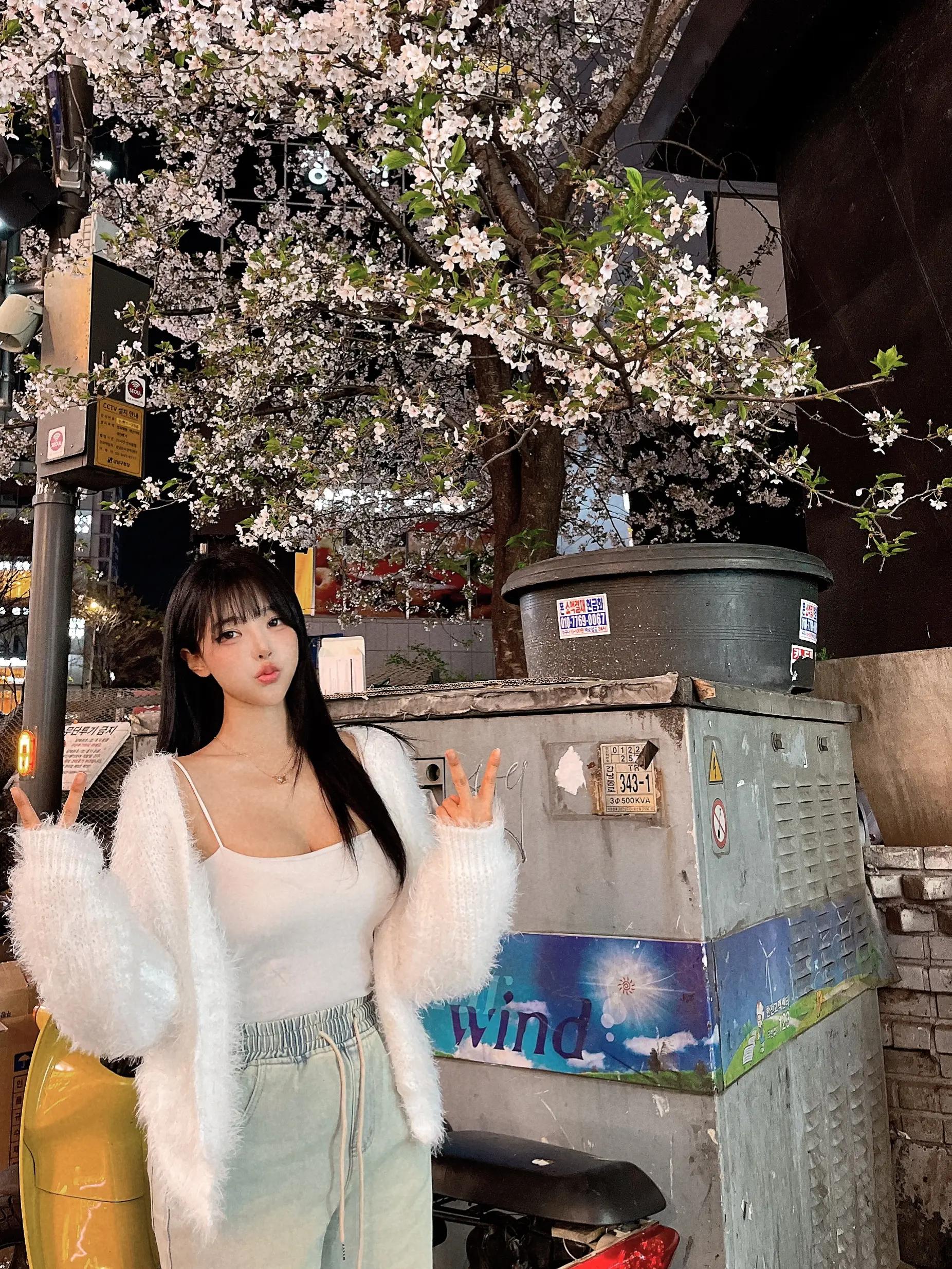 박라희 lahee (@rmrm1813) - Urlebird