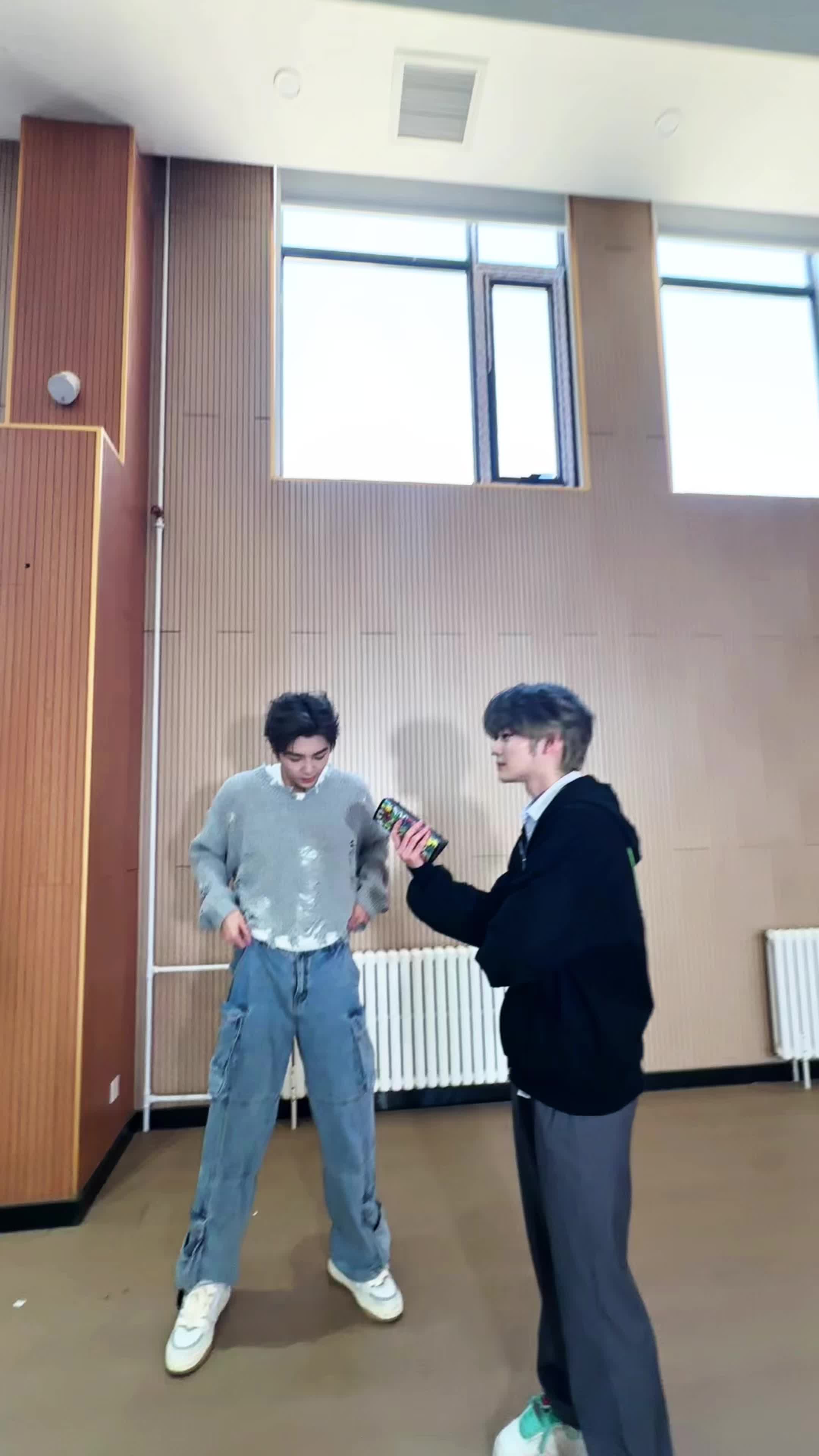 Loong9_Official (@loong9_official) - Urlebird