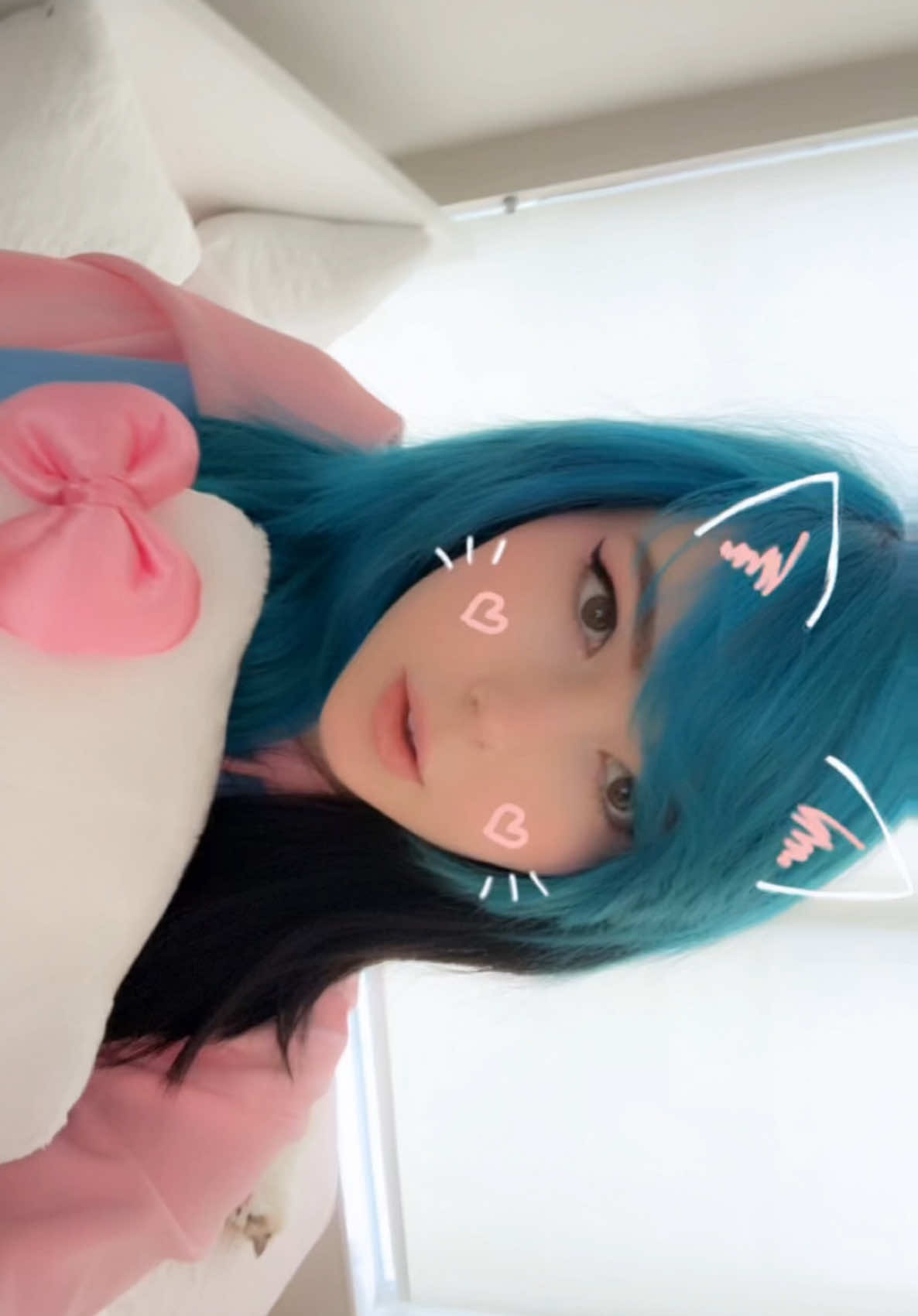 ItsUwUHoney (@itsuwuhoney) - Urlebird