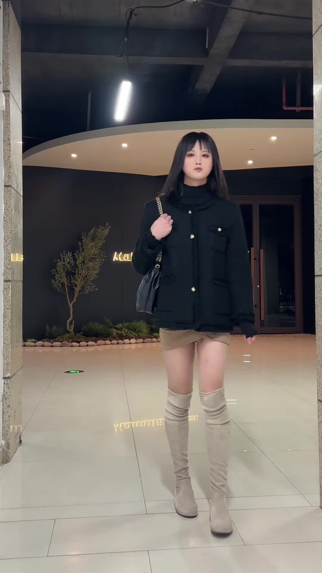 Elia Blaine (@eliablaine) - Urlebird