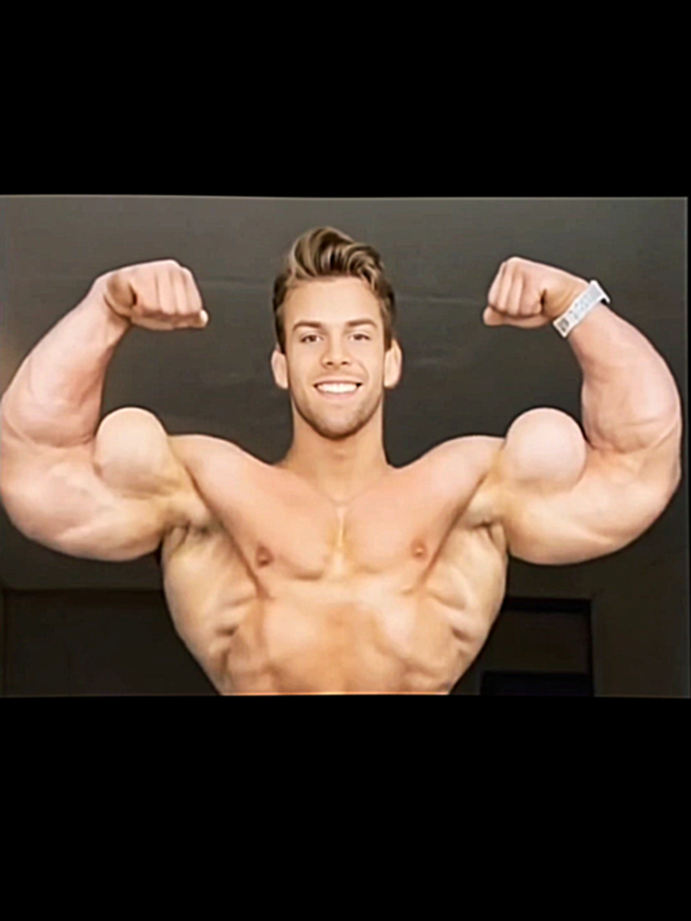 Leonardo Ruschell de Andrade (@muscleboyruschell) - Urlebird