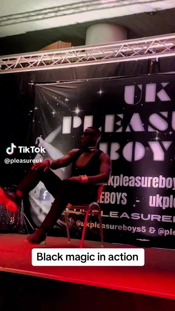 blackmagicmodel (@blackmagicmodel) - Urlebird