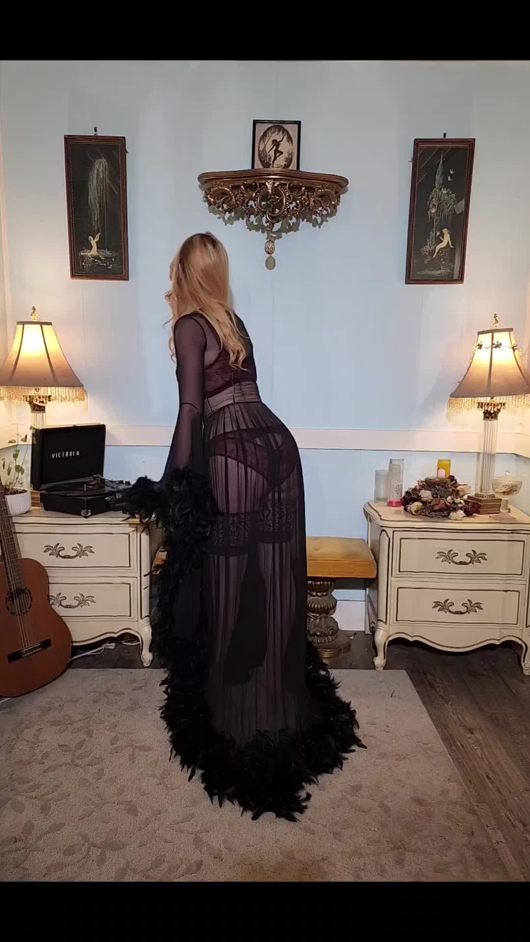 Dainty Rascal (@dainty.rascal.dancer) - Urlebird