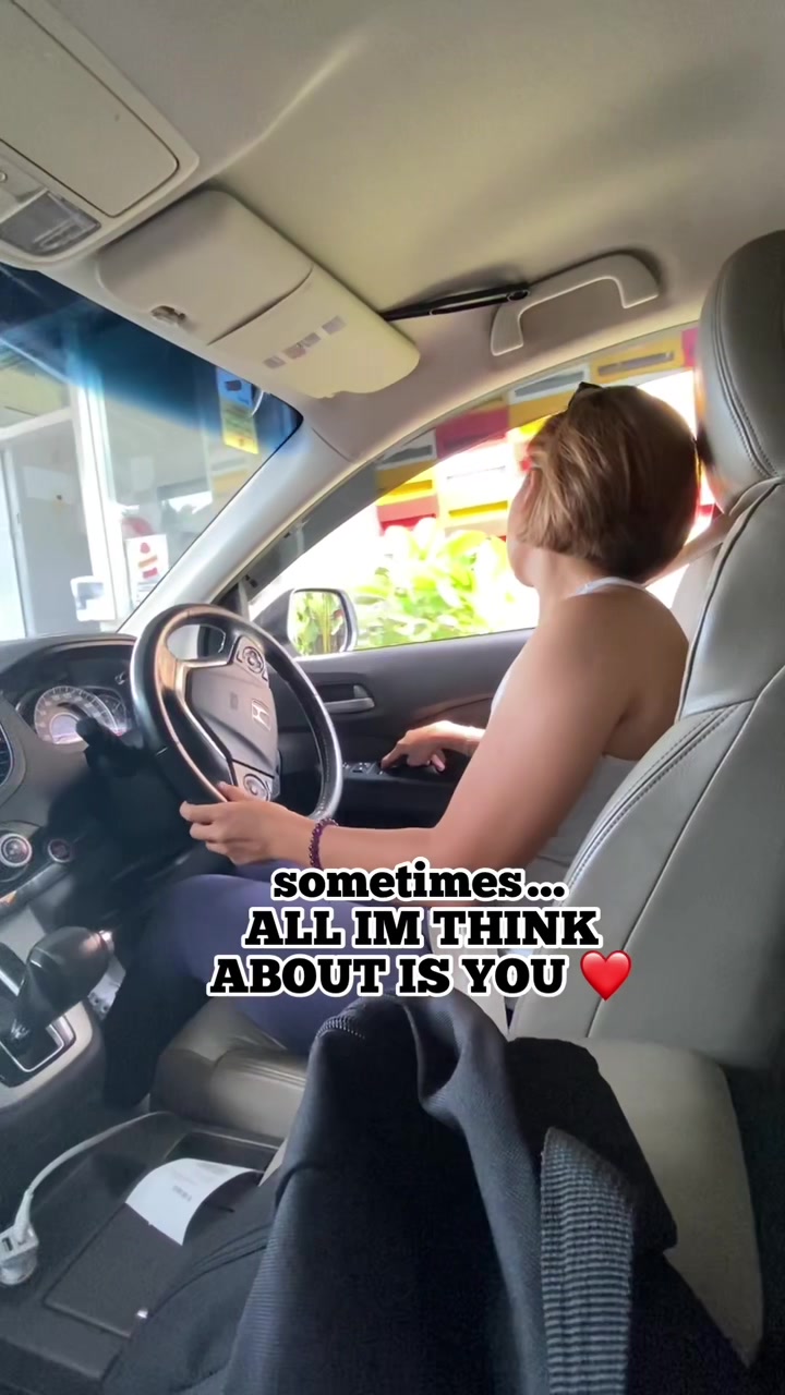 Momi Itha (@momi_itha) - Urlebird