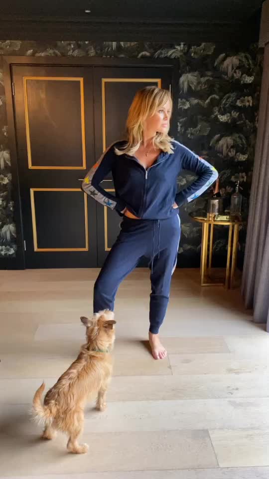 Finally on tik tok #dog #lockdown | Amanda Holden (@noholdenback)