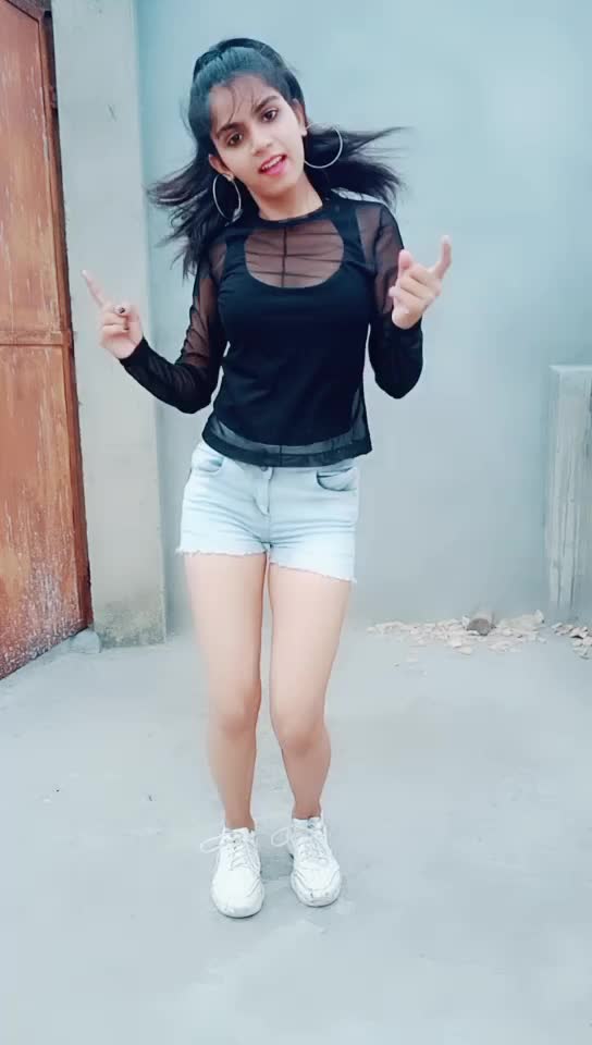 priti_saini (@priti_dancer_official) - Urlebird