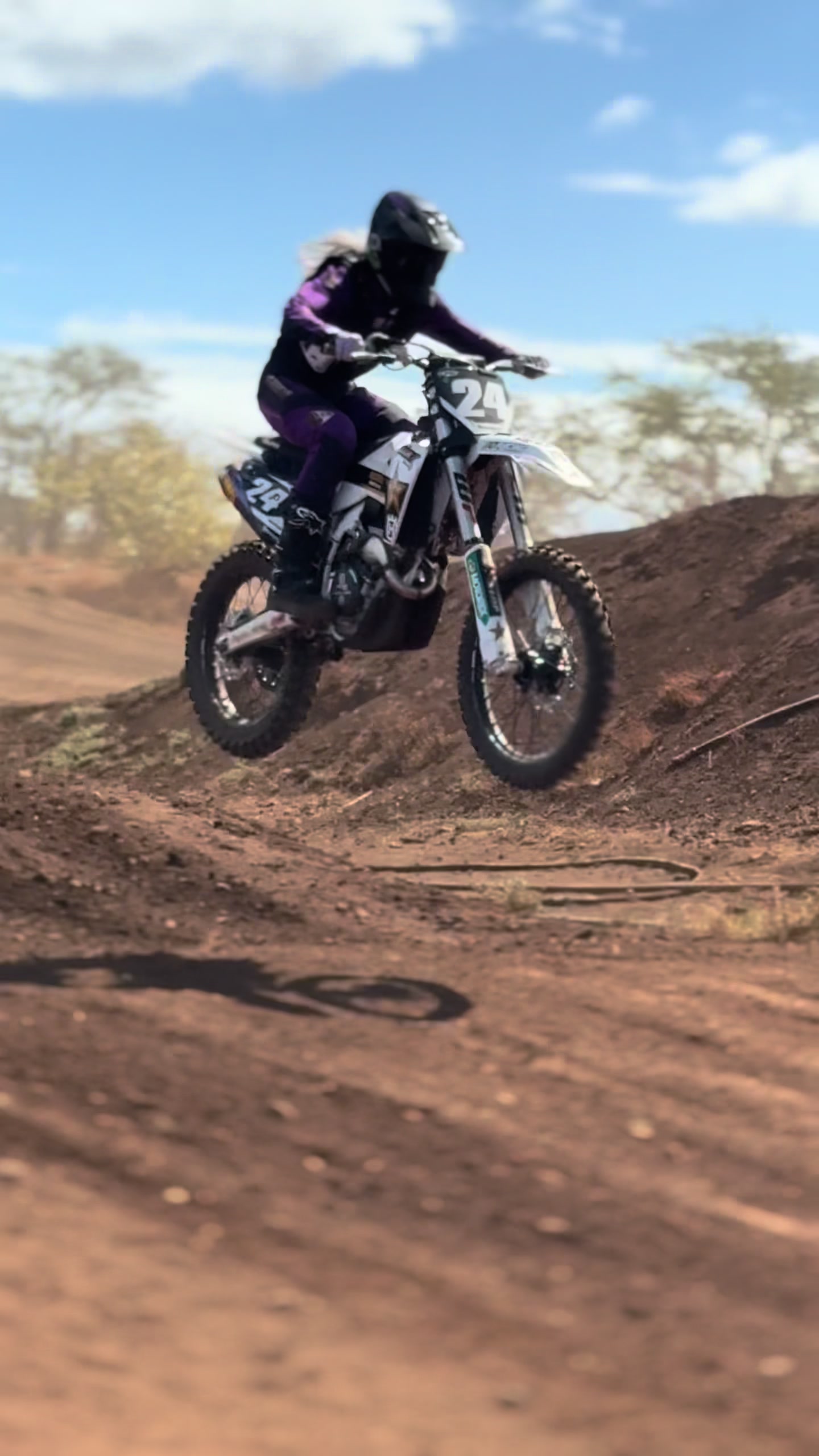 Yana Roney (@powderfluffgurl) - Urlebird