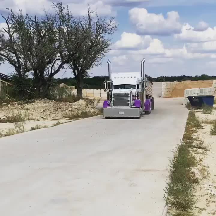 Big Rig Barbie (@big_rig_barbie) - Urlebird