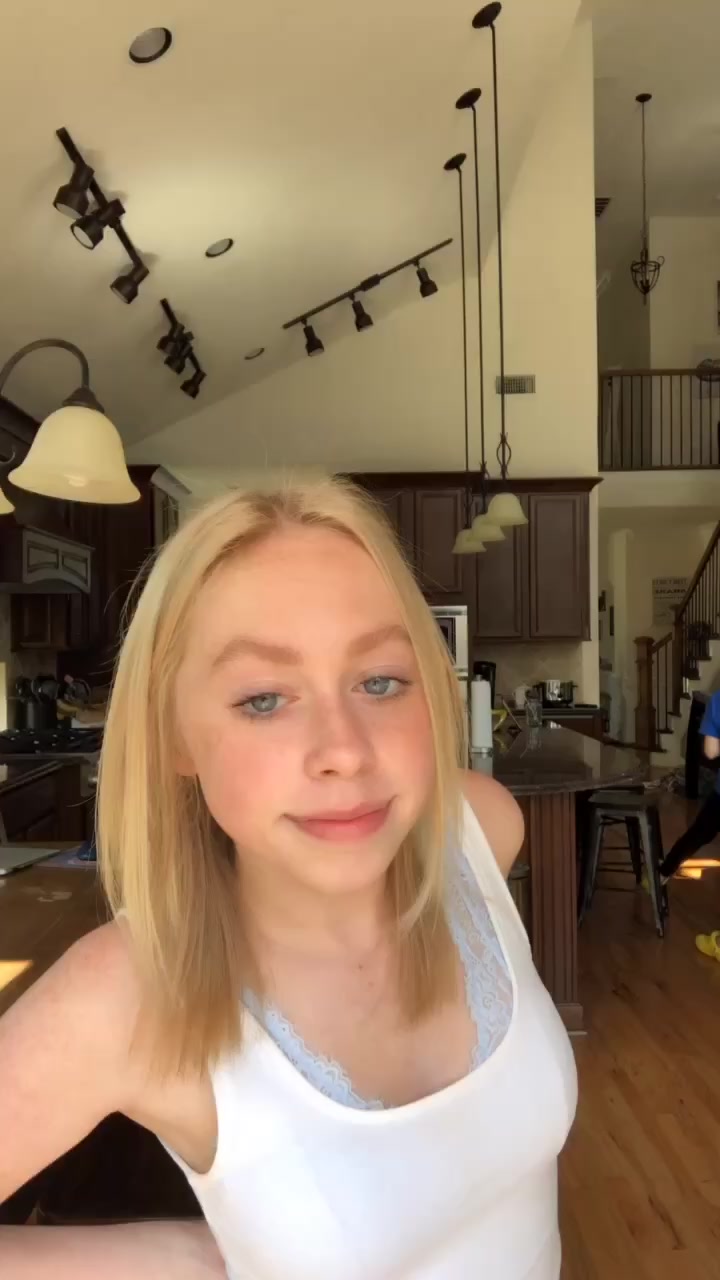 Eliza spilt the dogs water everywhere | landri (@landri_renae)