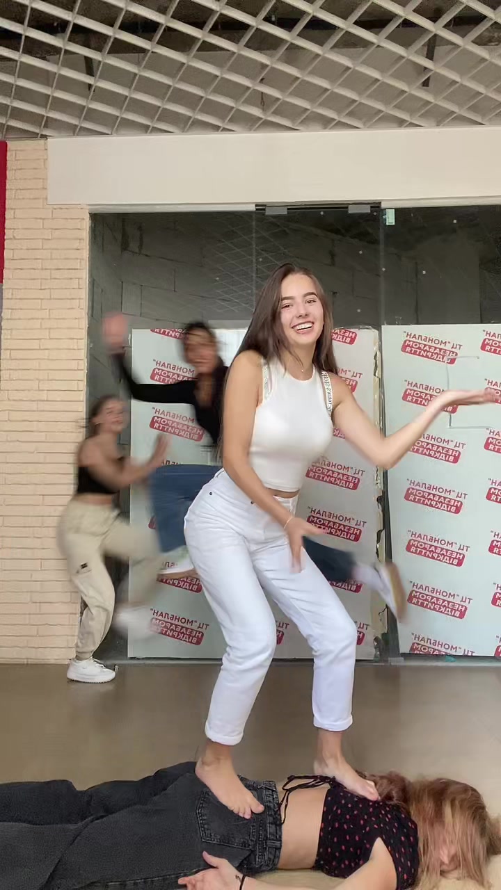 @Daryna @veronica @евитка🕸 | Анастасия Жук (@nastiona_zhuk)