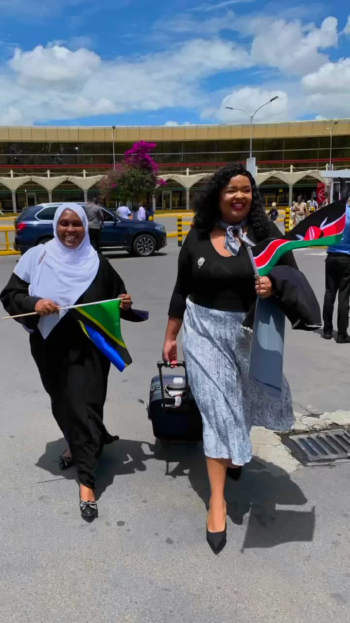 gigantomastia_foundation (@gigantomastia_foundation) - Urlebird