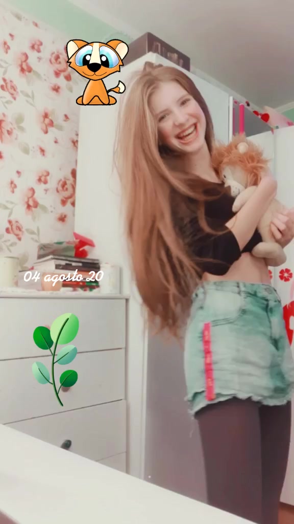 Julia Vitória (@modelo_julinha) - Urlebird