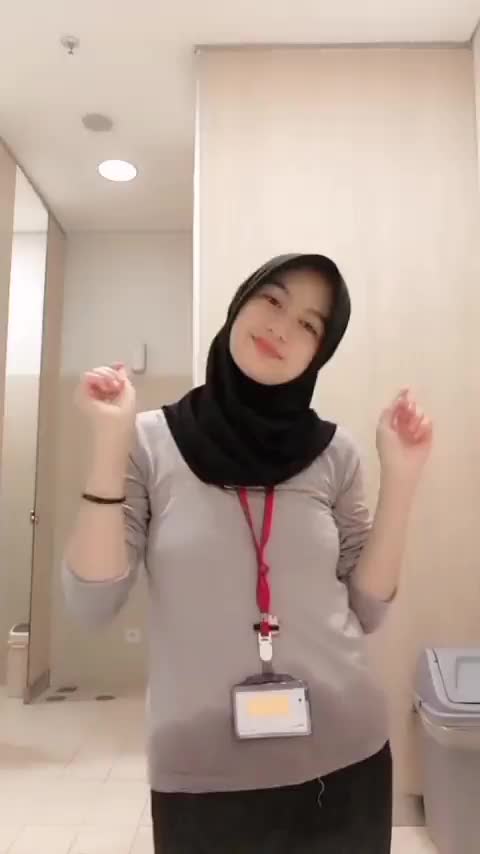 Mascara and lipgloss is a must | babybrielle 👼🏼 (@babyybrielle)