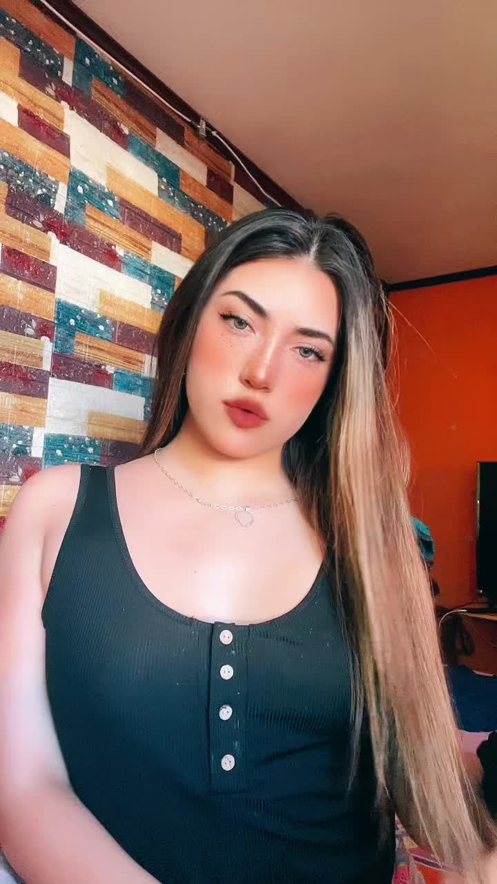 Jade reyes 👑 (@jade_reyes_official) - Urlebird