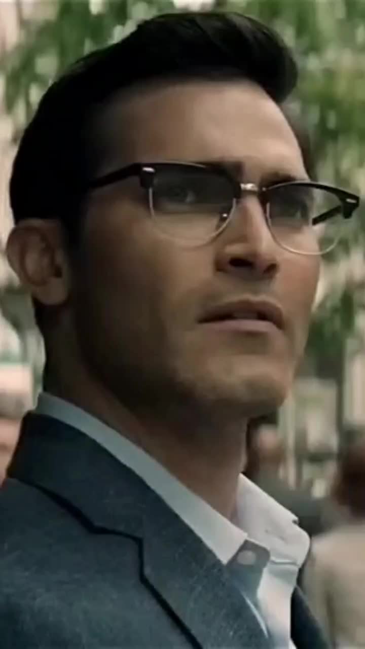 Clark Kent se transforma em Superman | Super Jota Oficial ...